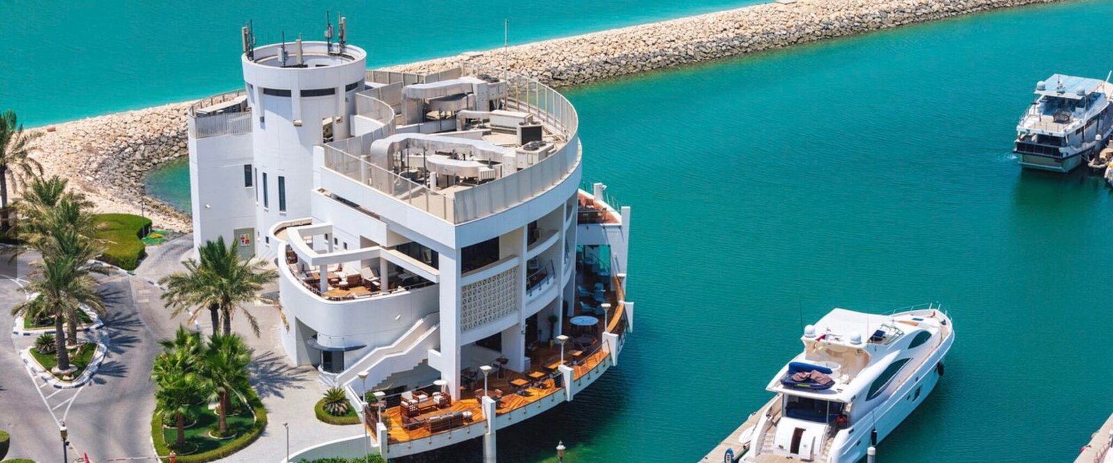 Beach Dining in Doha: Waterfront Restaurants | QatariScoop.com